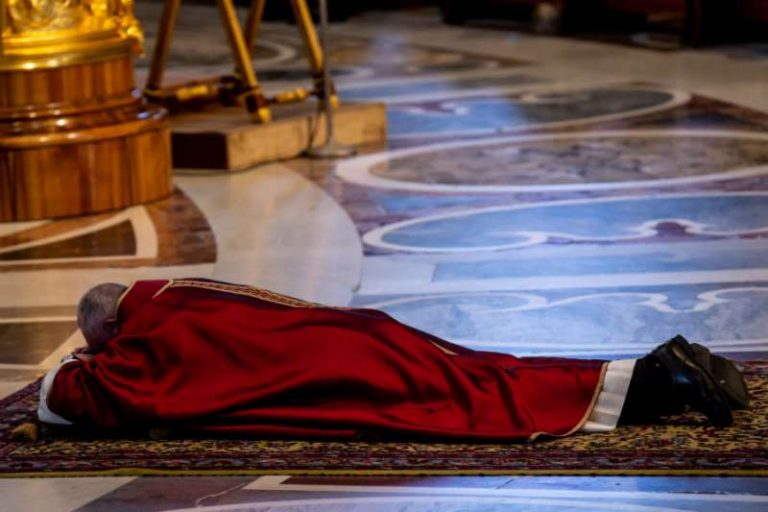 Good Friday at the Vatican: Christ is among the pariahs
