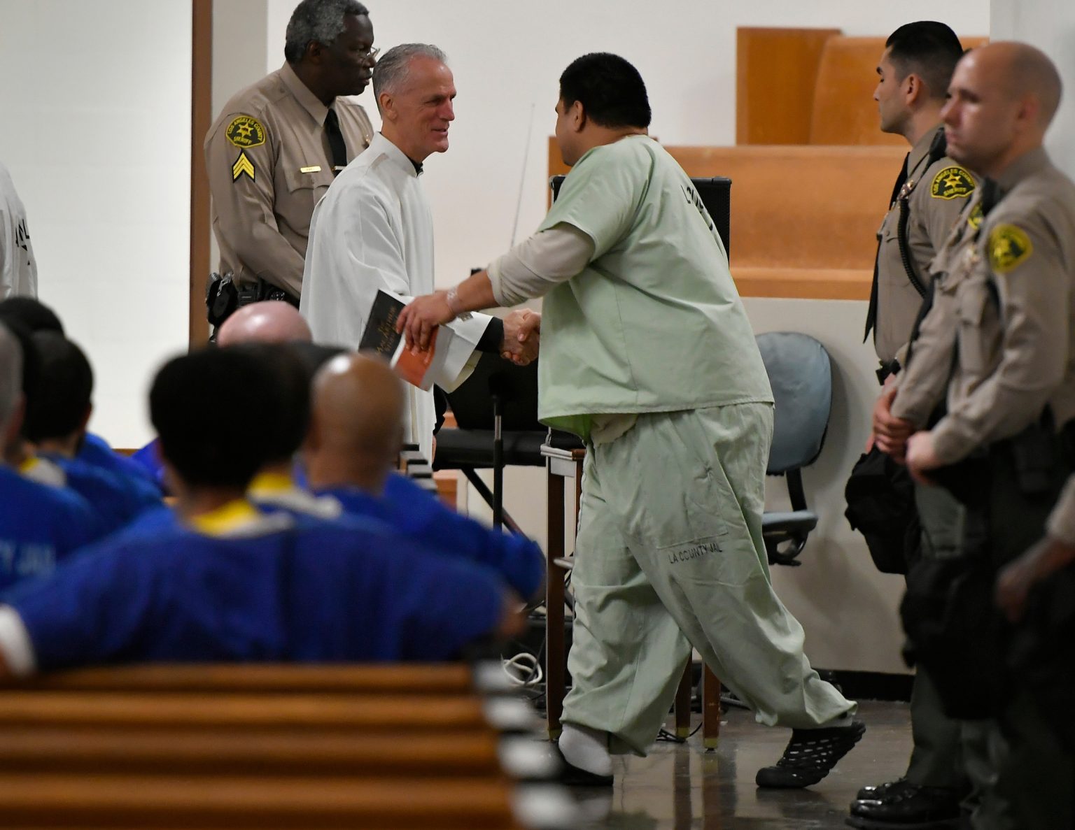 Archbishop Gomez celebrates 2019 Christmas Mass in jail