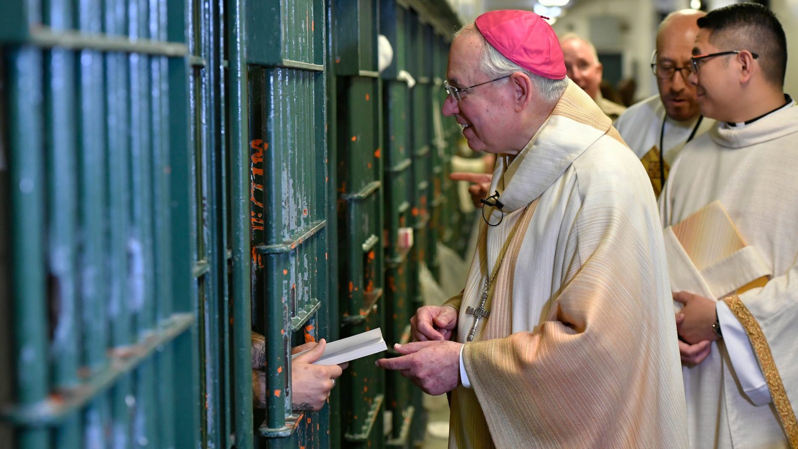 Archbishop Gomez celebrates 2019 Christmas Mass in jail