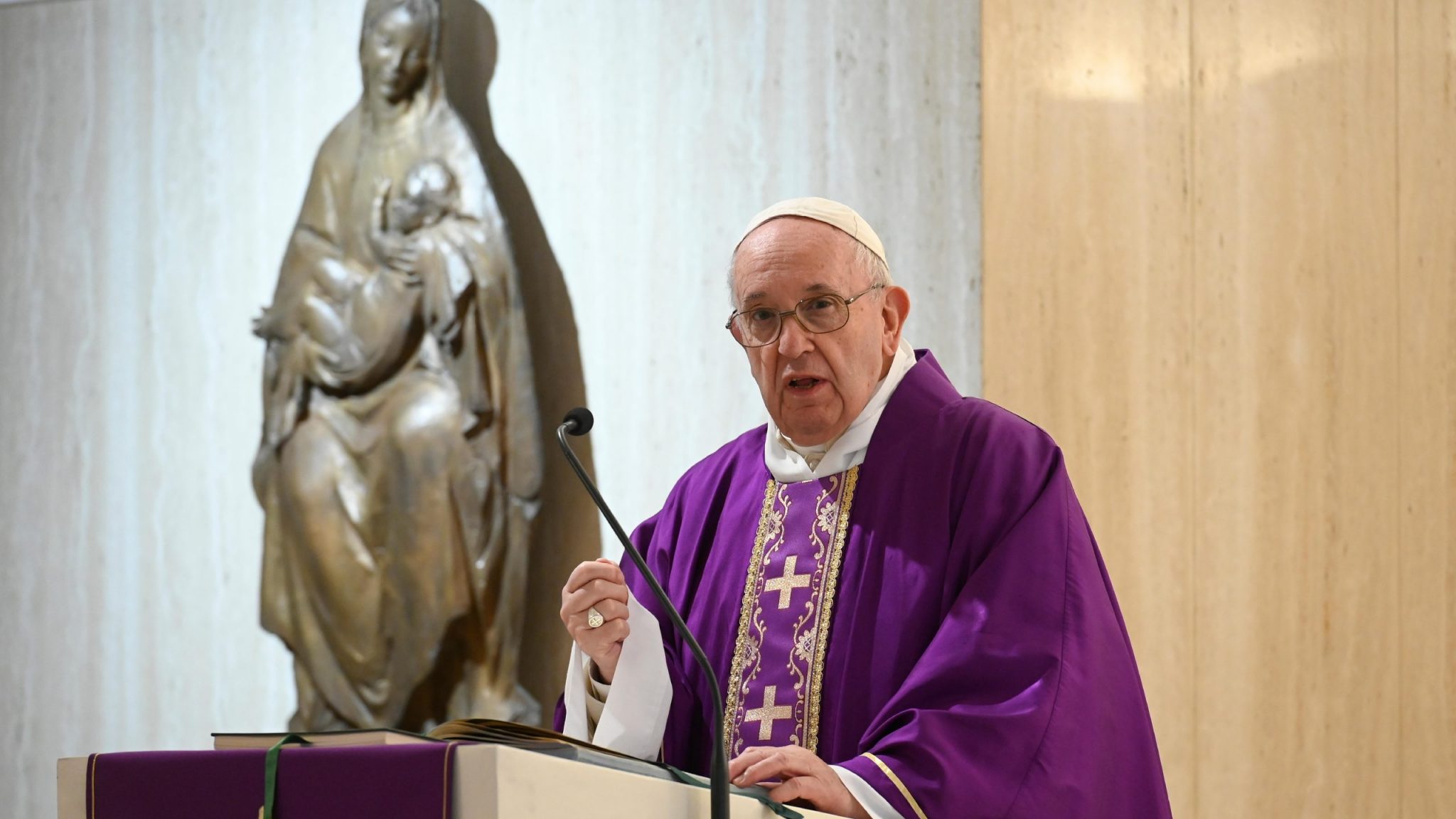 Pope Francis during coronavirus: Beware the 'poison' of laziness ...