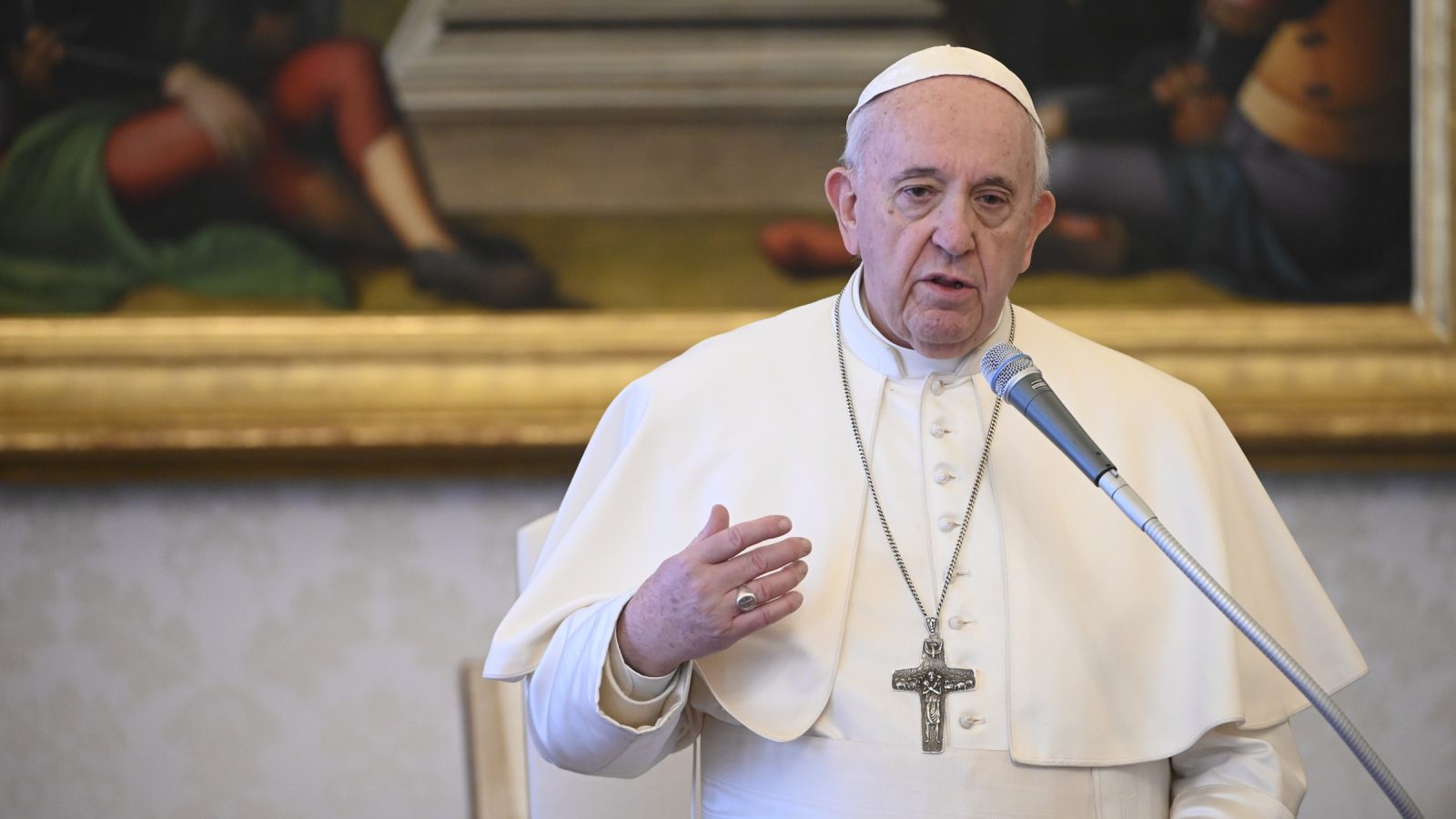 Flush the lies from one's heart to see God, pope says at audience
