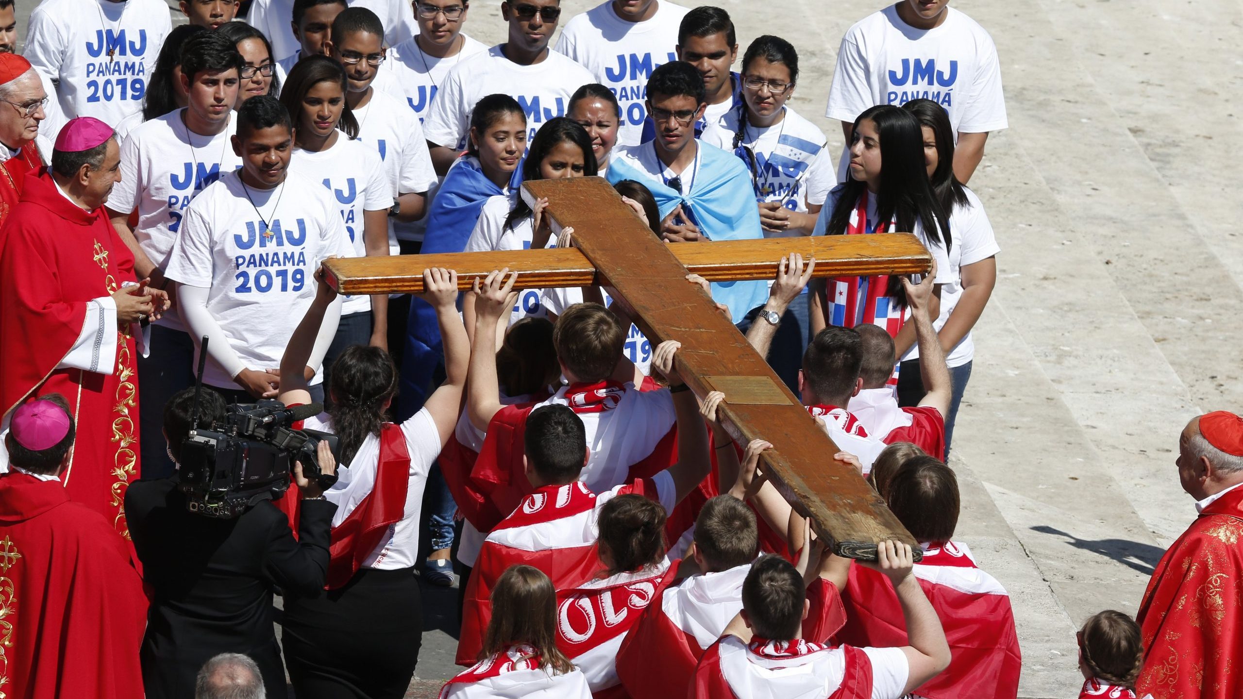 WYD cross to be given to Portuguese young people at pope's Mass Nov. 22