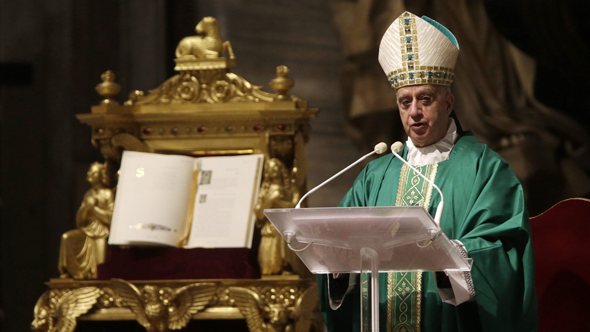 Vatican archbishop: Turn off your phone and open the Gospel
