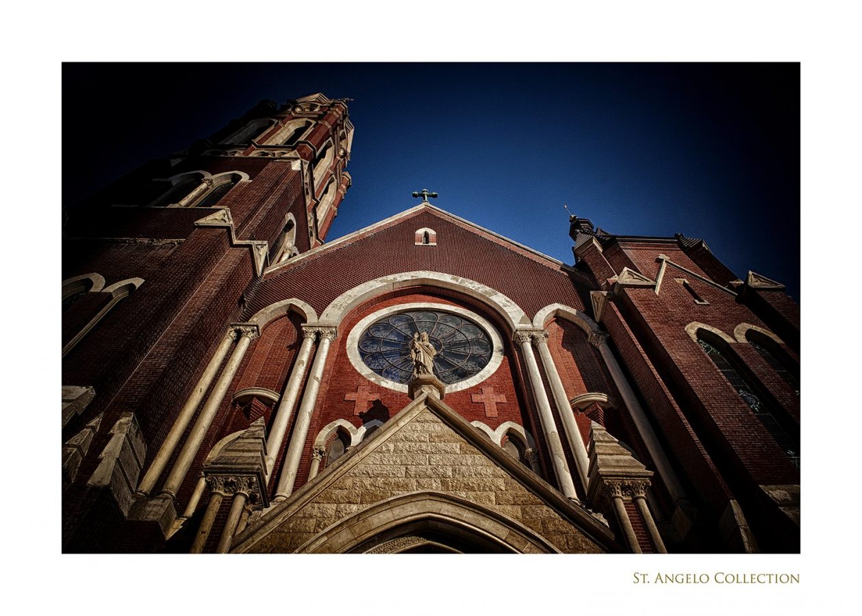 Photographer gives collection to Dallas Diocese, credits his talent to God