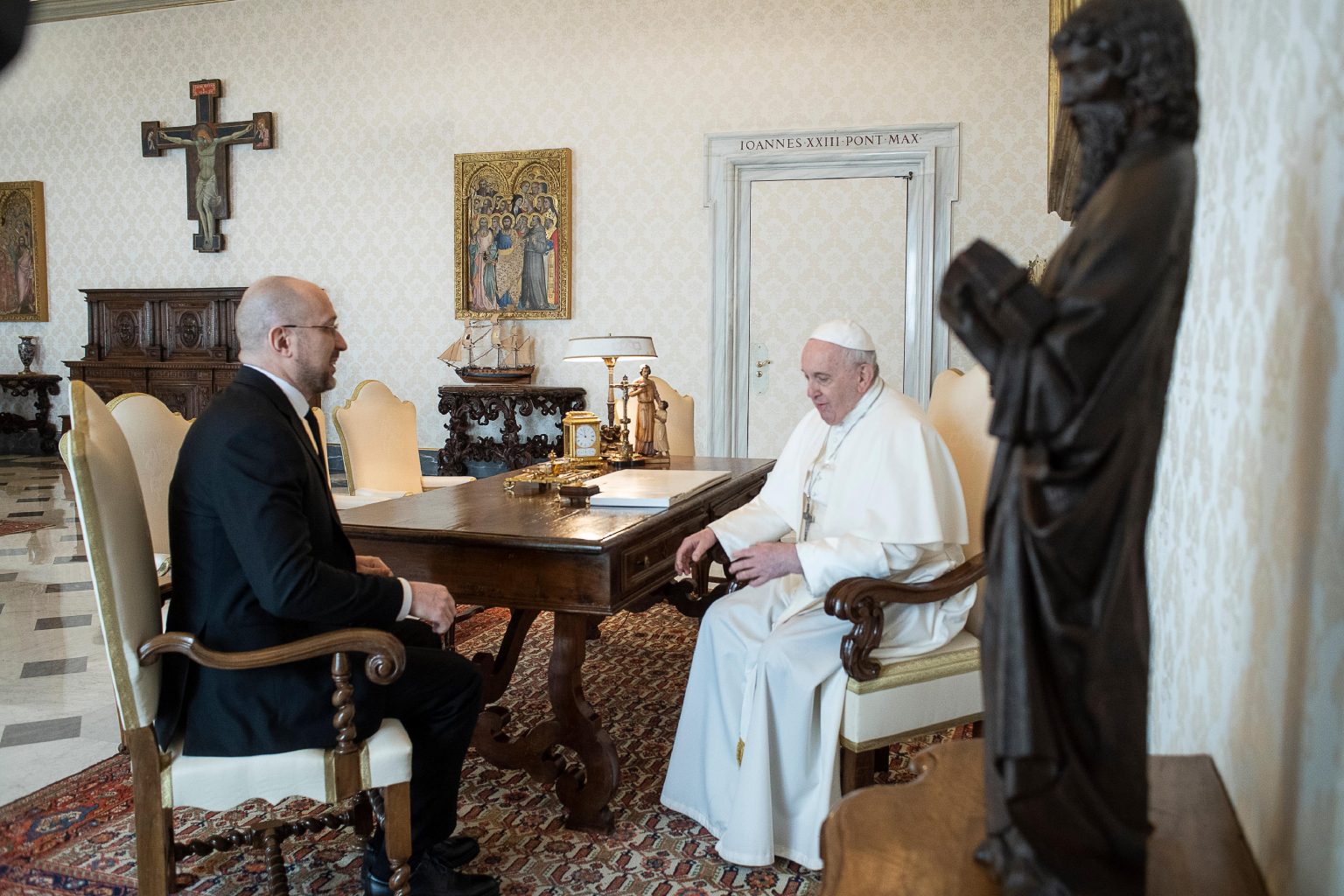 How realistic is the idea of Russia-Ukraine peace talks at the Vatican?