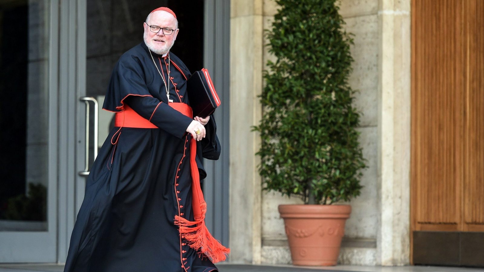Cardinal Marx offers resignation to Pope Francis