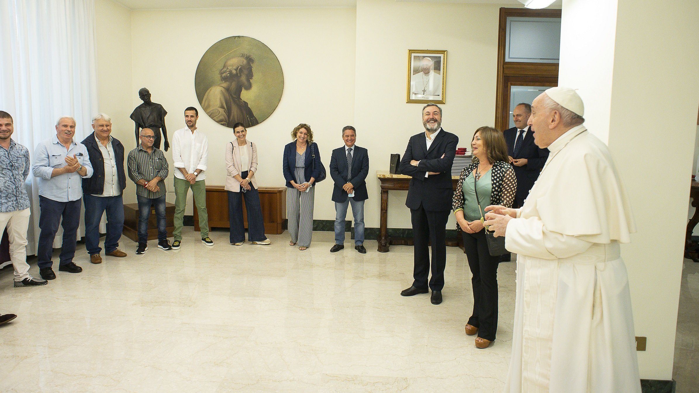 Prisoners meet Pope Francis before visiting Vatican Museums