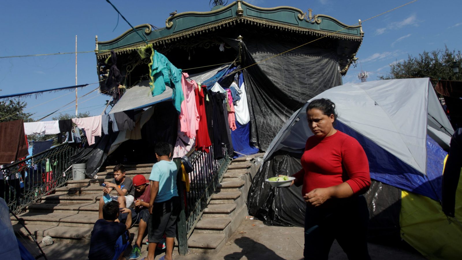 Bishops criticize Mexico for agreeing to revive migrant protocols