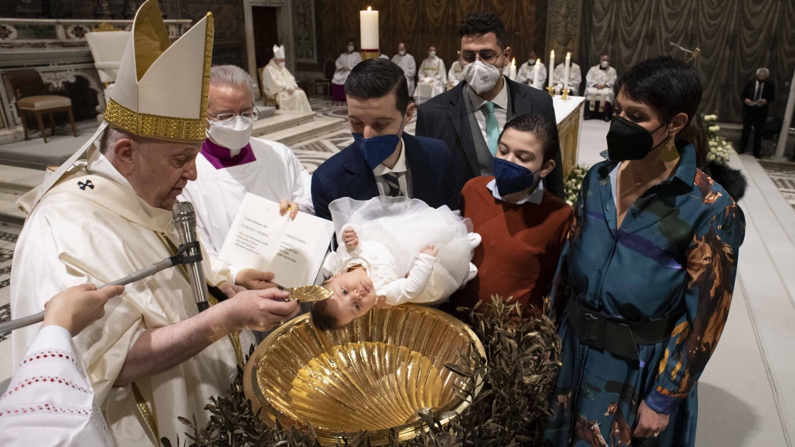 Pope Francis baptizes babies in Sistine Chapel for 1st time since COVID ...