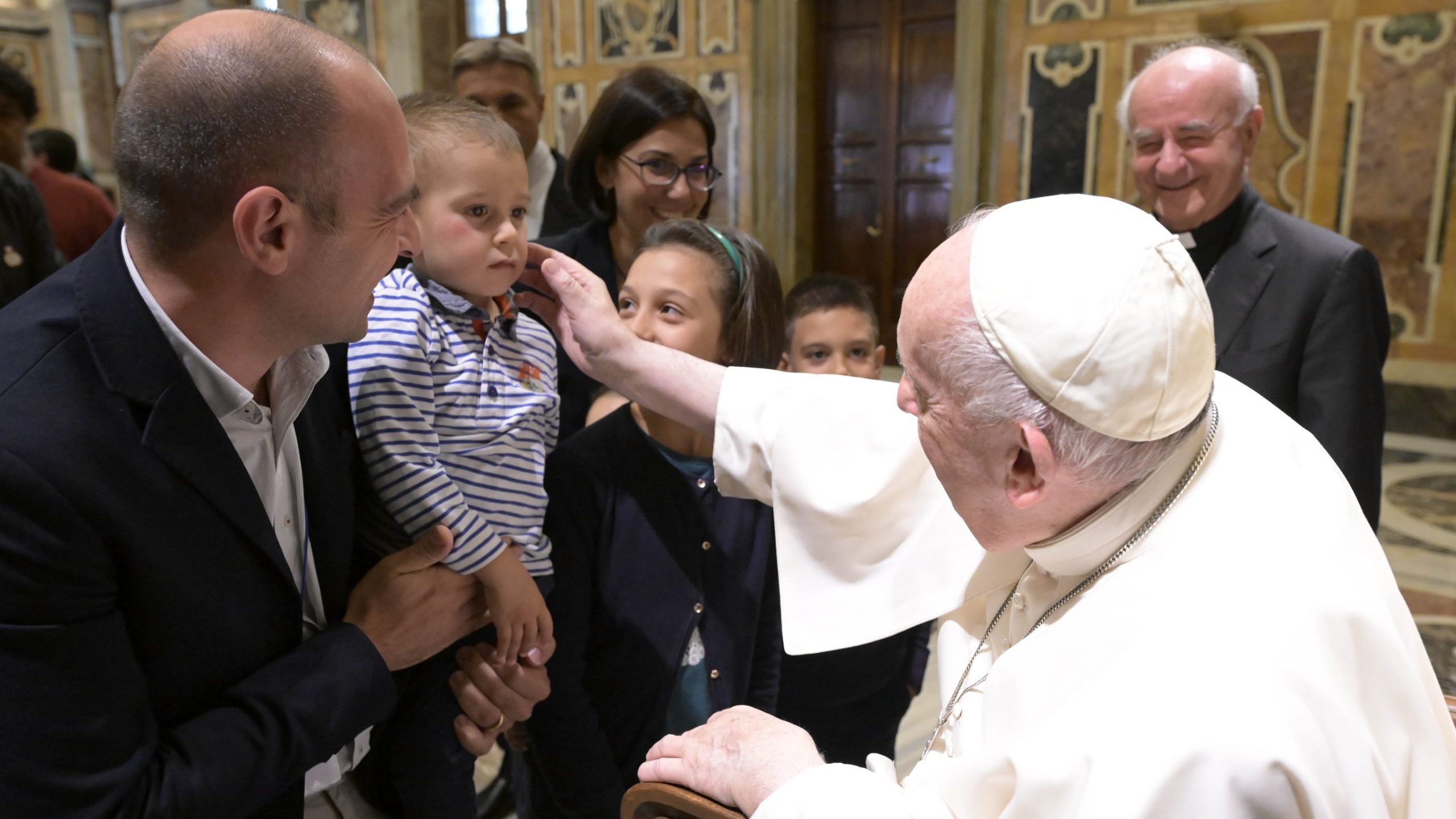 Pope: Church's concern for the family goes beyond focus on couples