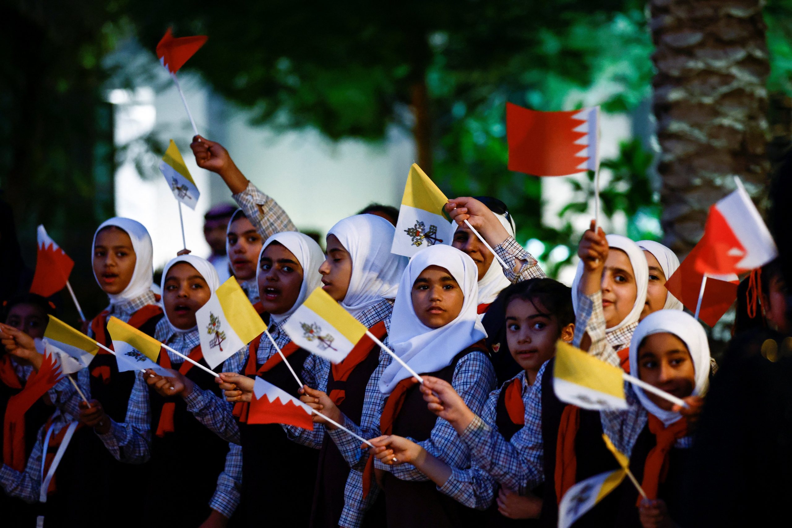 In Bahrain, pope calls for full religious freedom, no death penalty