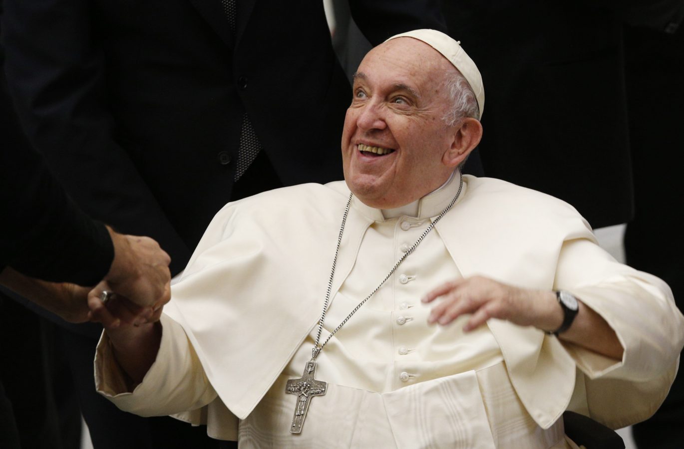Happiness takes courage, rebellious spirit, pope says