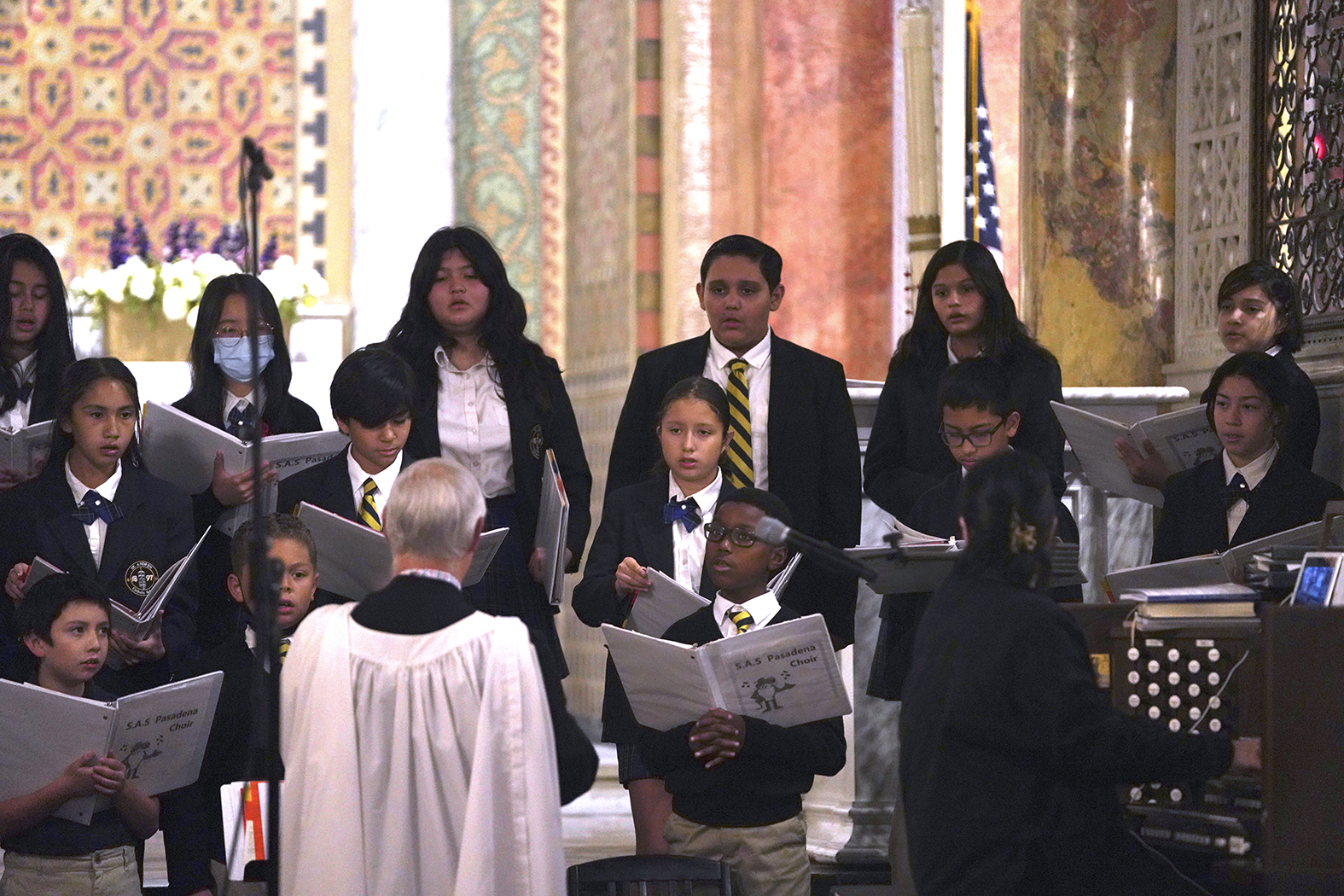 Pasadena parish lets Catholics ‘choose their moment’ in church