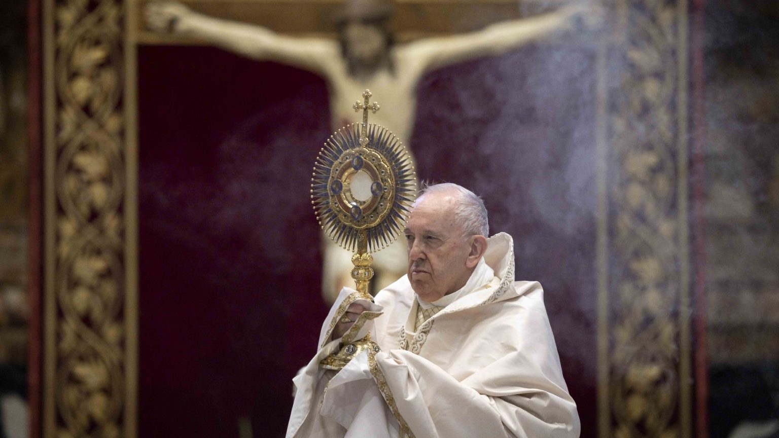 Mission begins by meeting Jesus in the Scriptures and Eucharist, pope says