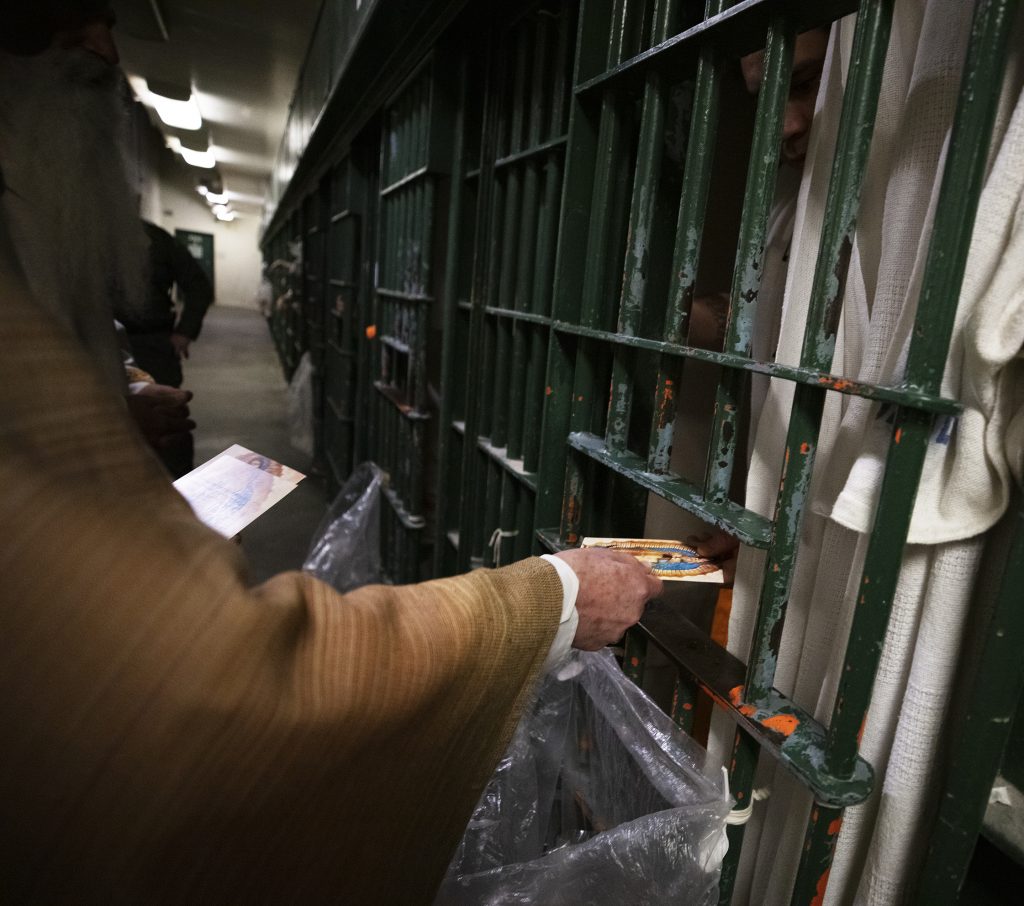 Christmas Mass returns to LA Men's Central Jail after COVID