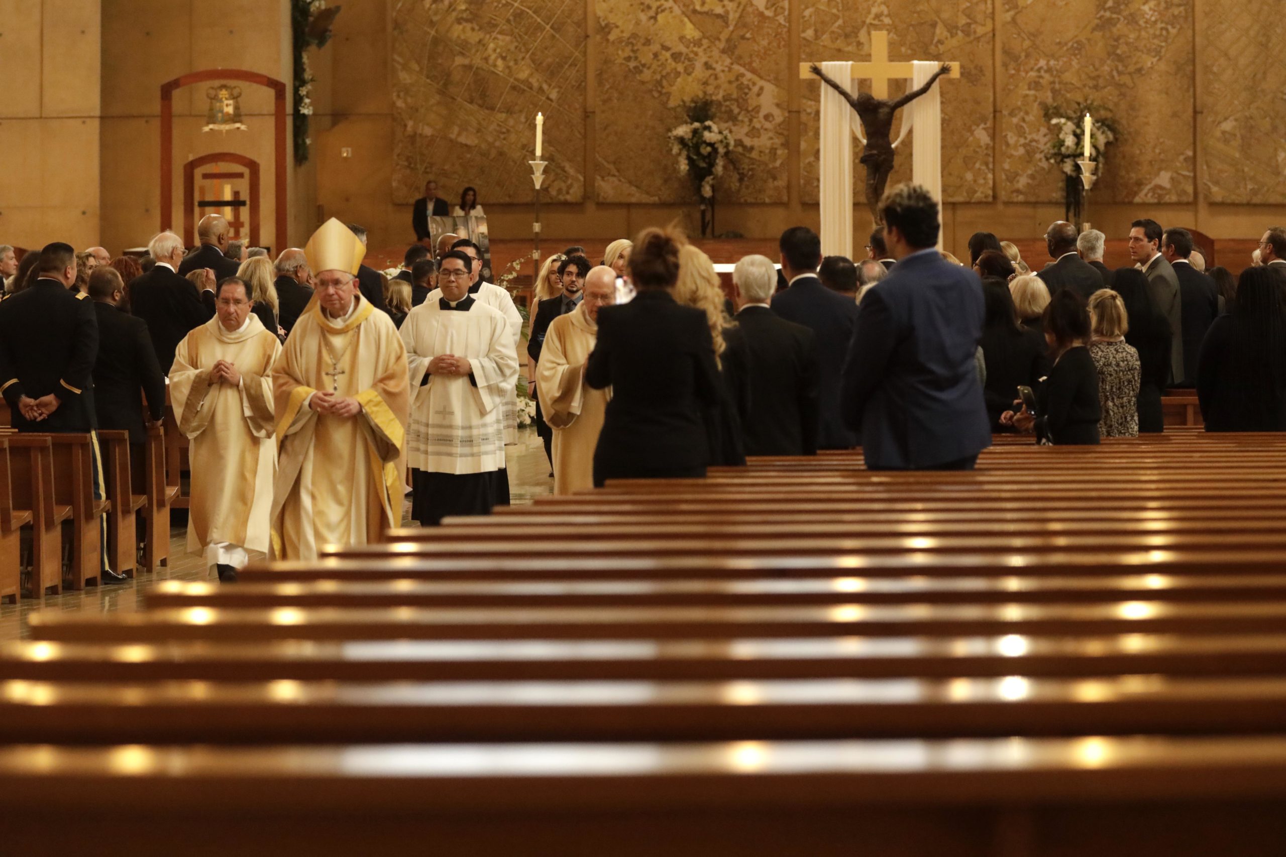 Late LA Mayor Riordan honored at Cathedral memorial Mass
