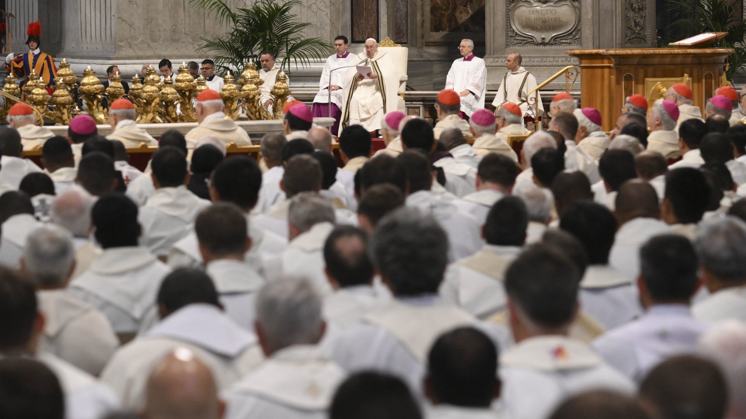 Be agents of harmony, not division, pope tells priests
