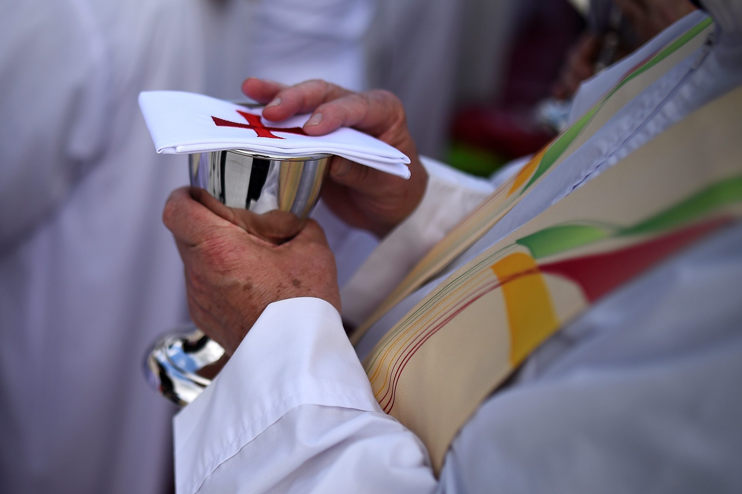 LA Archdiocese lifts suspension of Blood of Christ during Mass
