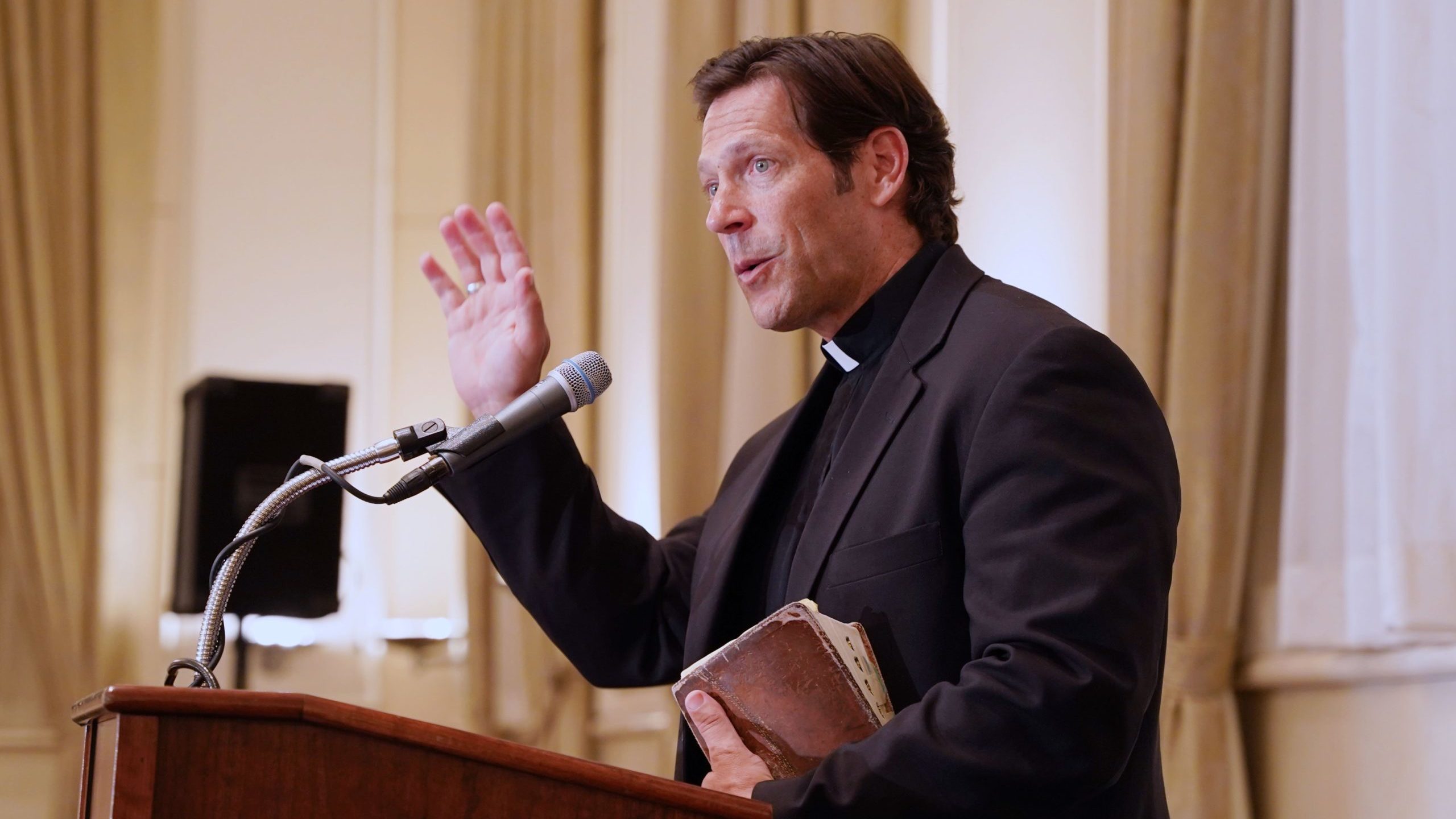 Father Schmitz urges Catholics to 'get back in the game'