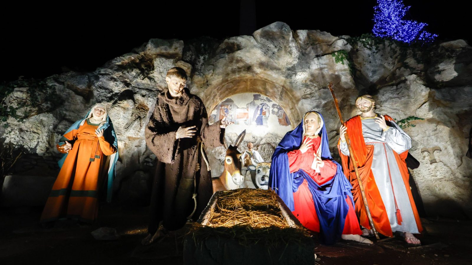 Vatican unveils Nativity for 800th anniversary celebration