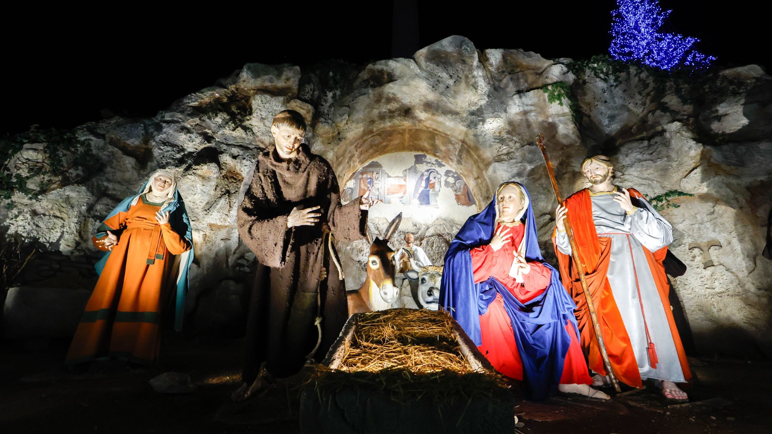 Vatican unveils Nativity for 800th anniversary celebration
