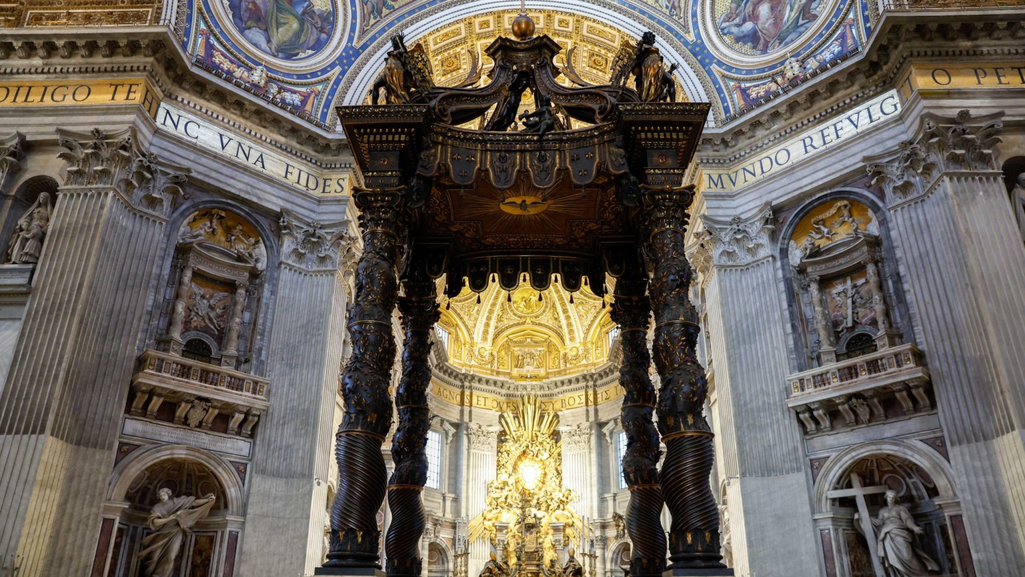 Canopy over St. Peter's Basilica altar to be restored