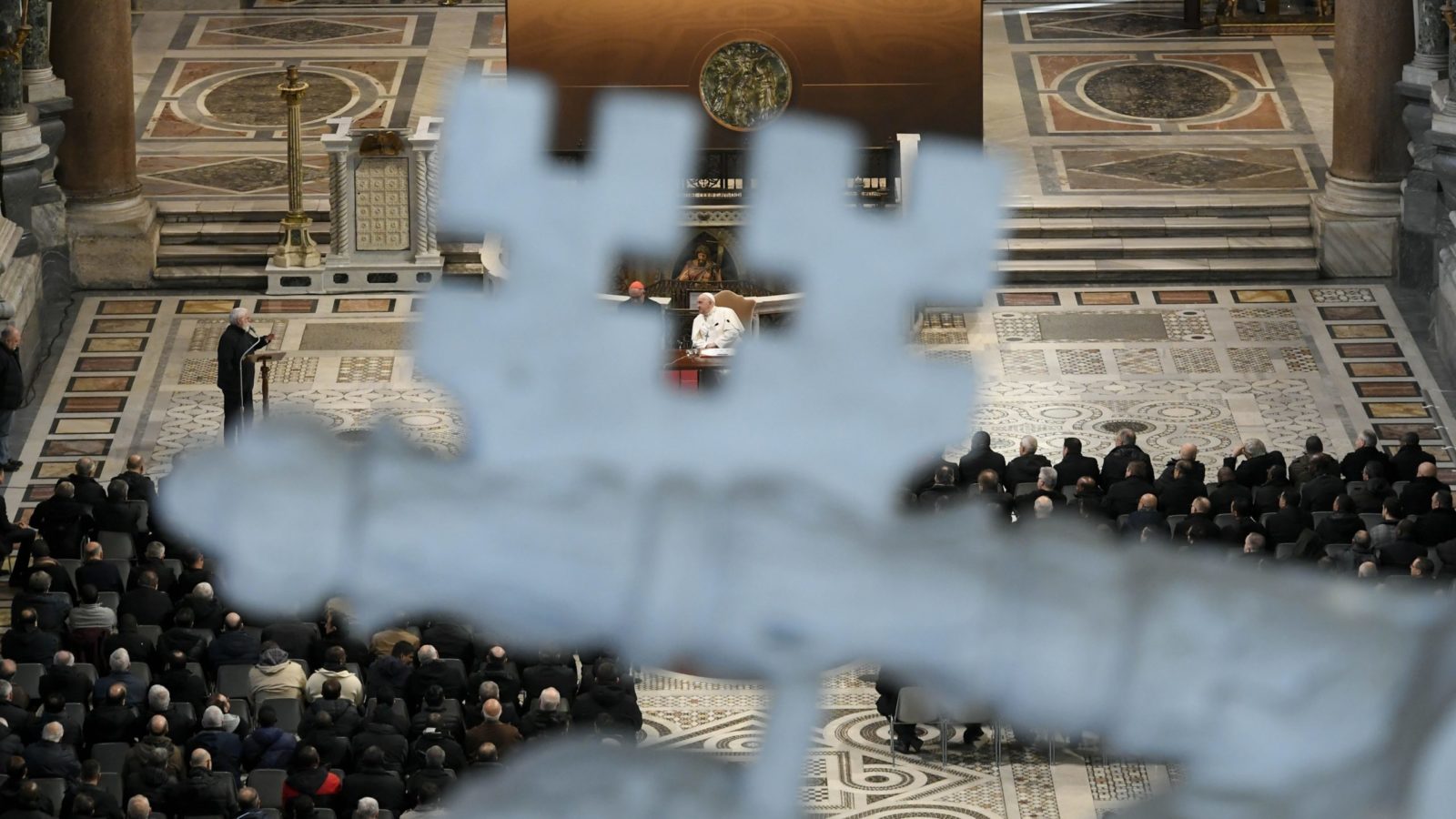 Pope fields questions from Rome clergy, including about blessings