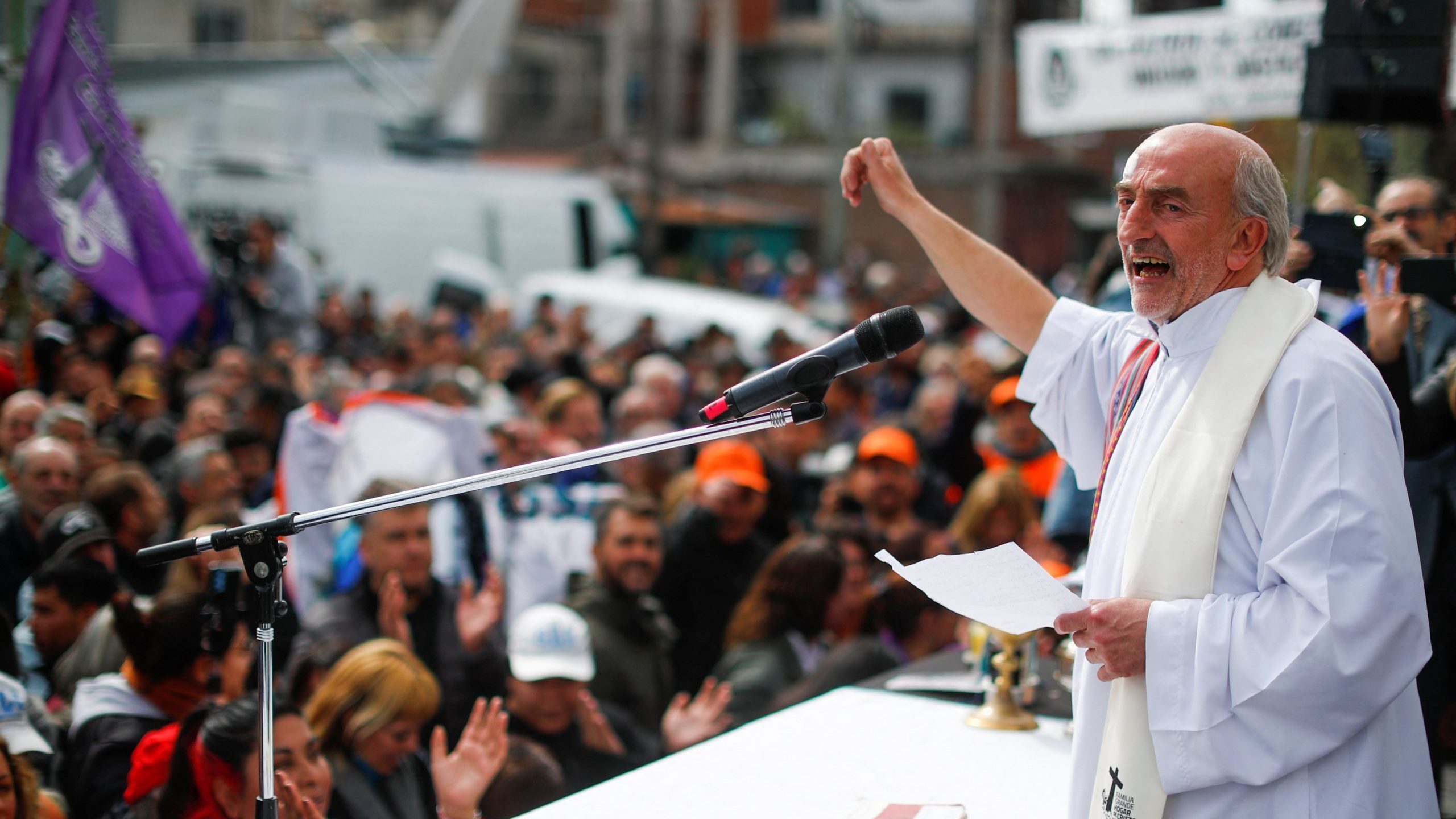 Priests protest Argentina’s funding cuts for city slums