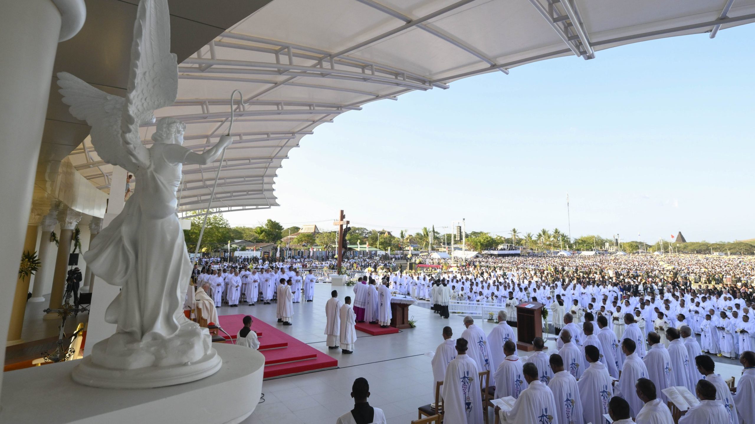 Be reflections of God's love, pope tells people of Timor-Leste