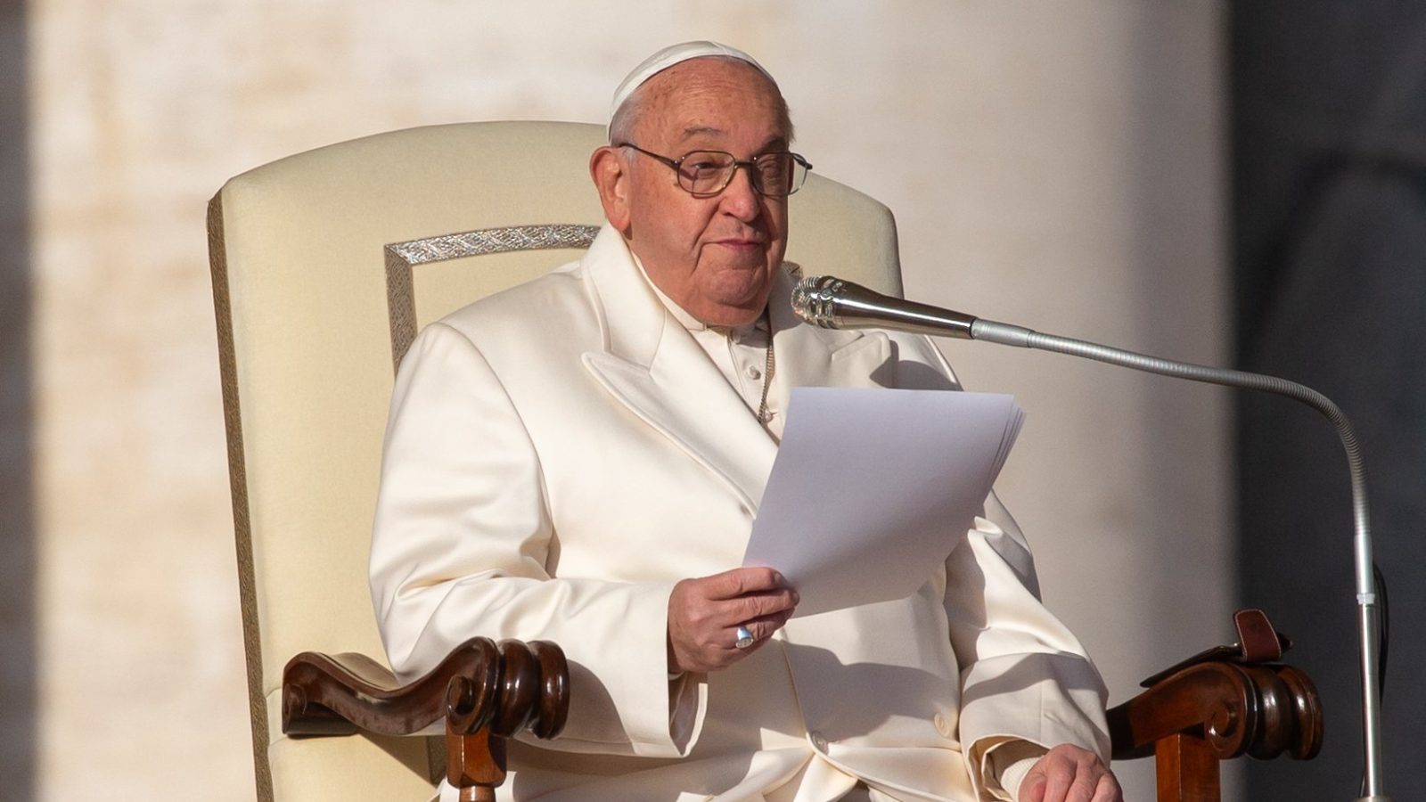 Homilies must be short, about Jesus, inspired by the Spirit, pope says