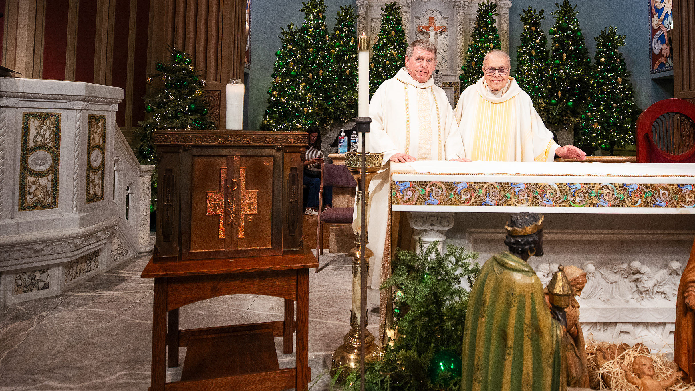 LA Fire captain finds tabernacle inside burned Catholic church
