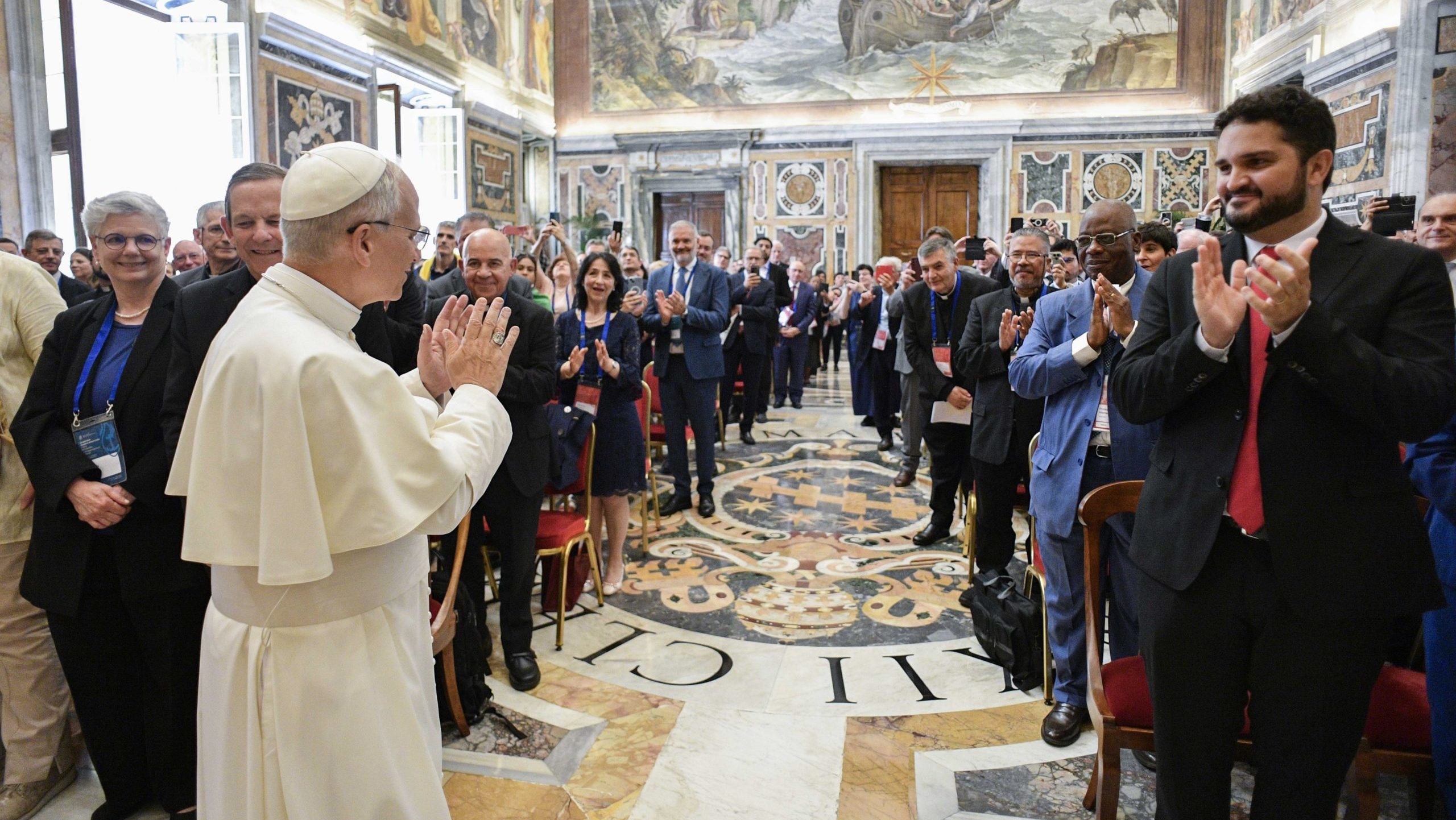 Pope: Church unity, mission must be at heart of all Catholic groups