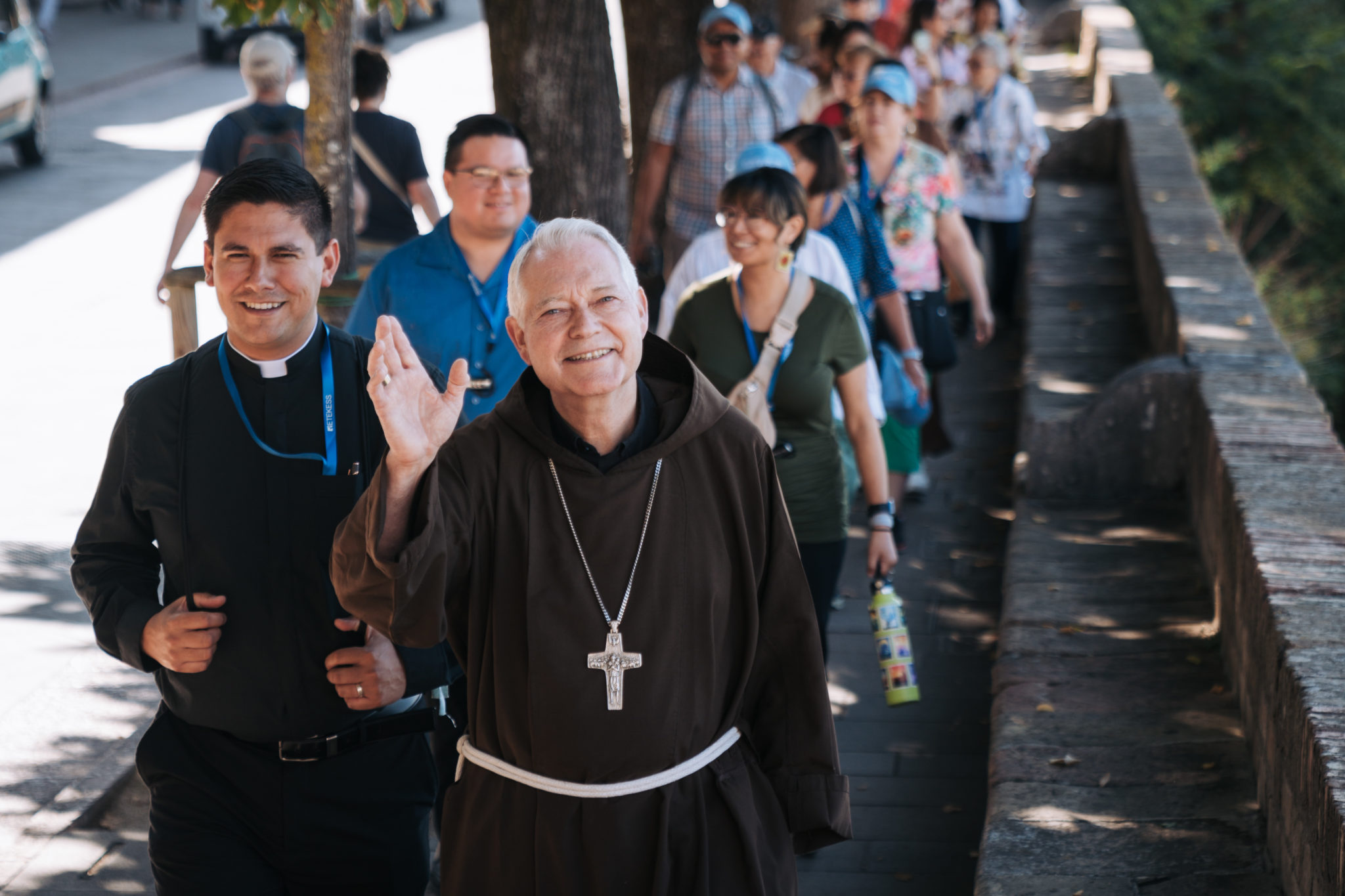 LA priest receives Carlo Acutis’ relic to take to his parish