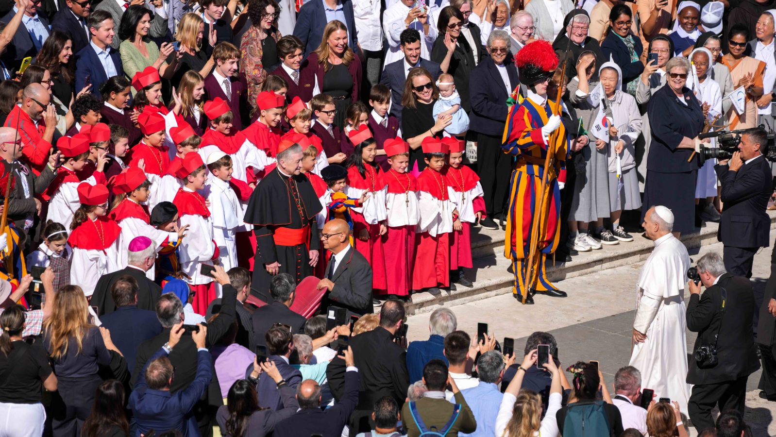 Jesus wants to rekindle hope on life's journey, pope says