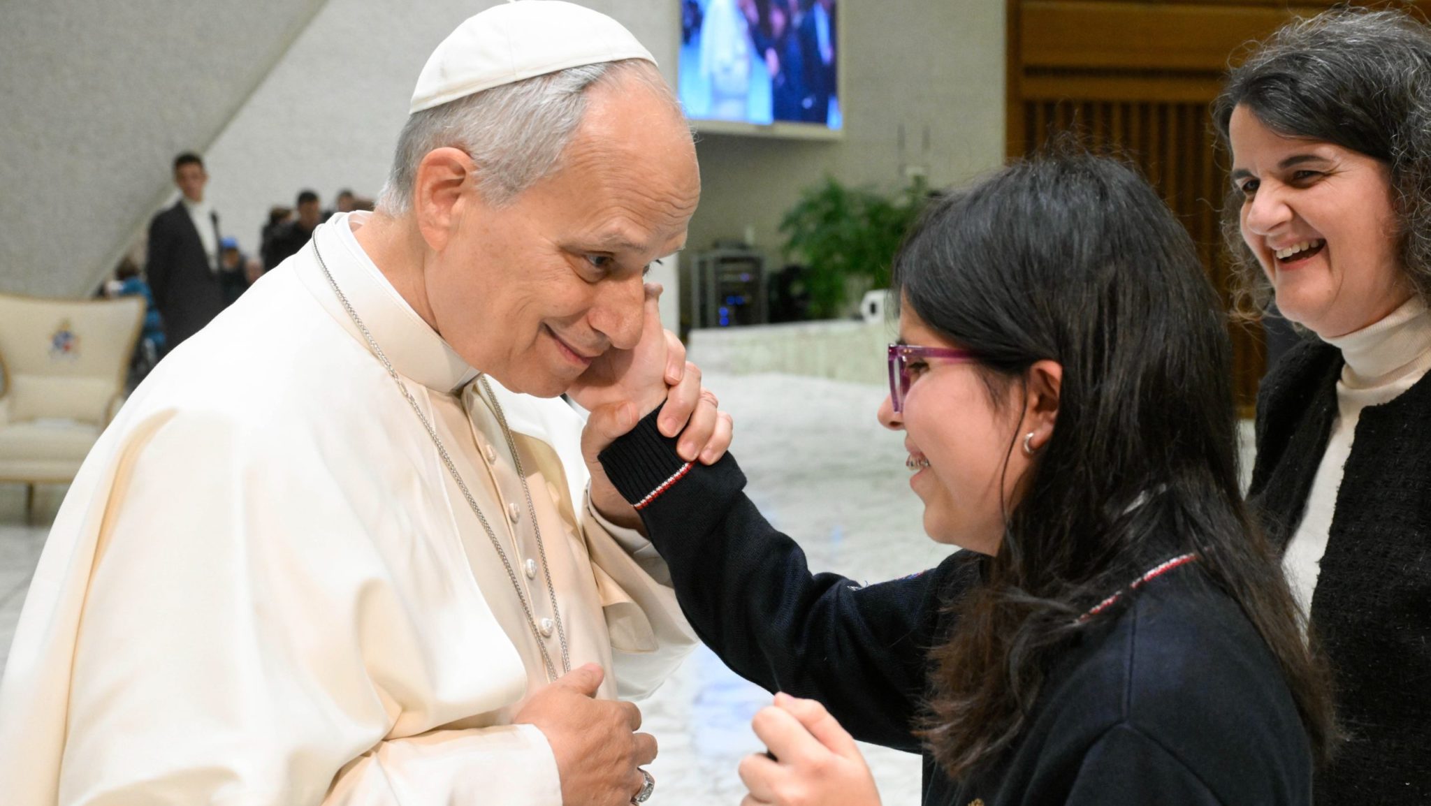 God speaks to the faithful; take time to listen every day, pope says