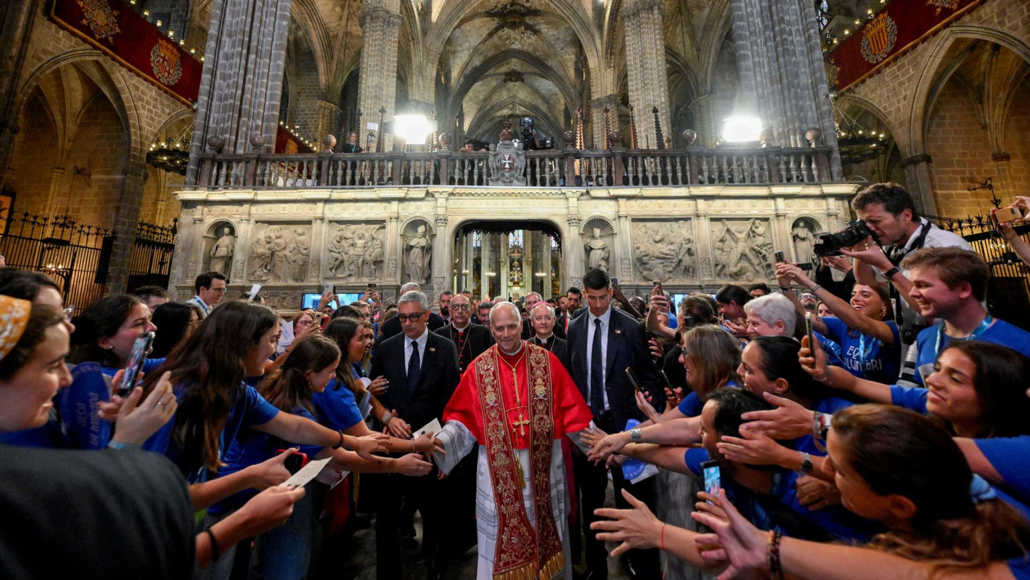 Pope arrives in Barcelona on eve of Gaudí's 100th death anniversary